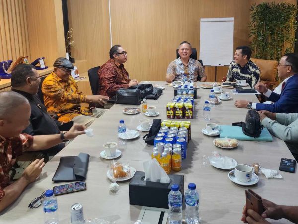 Tim Advokasi FKKF Temui Wamen HAM untuk Kasus Tanah Nangahale