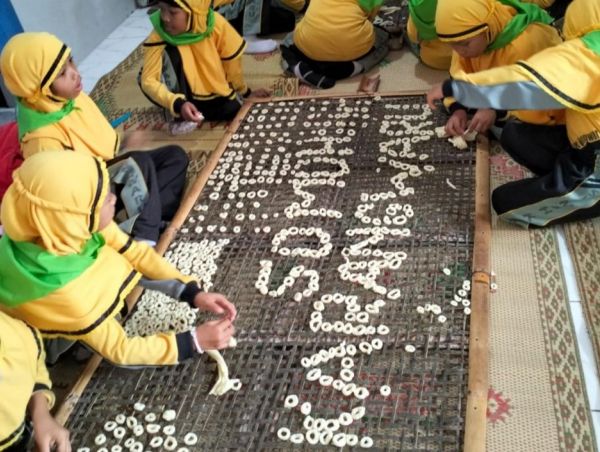 Lewat Desa BRILiaN, BRI Dorong Usaha Camilan Menjadi Produk Oleh-Oleh Unggulan